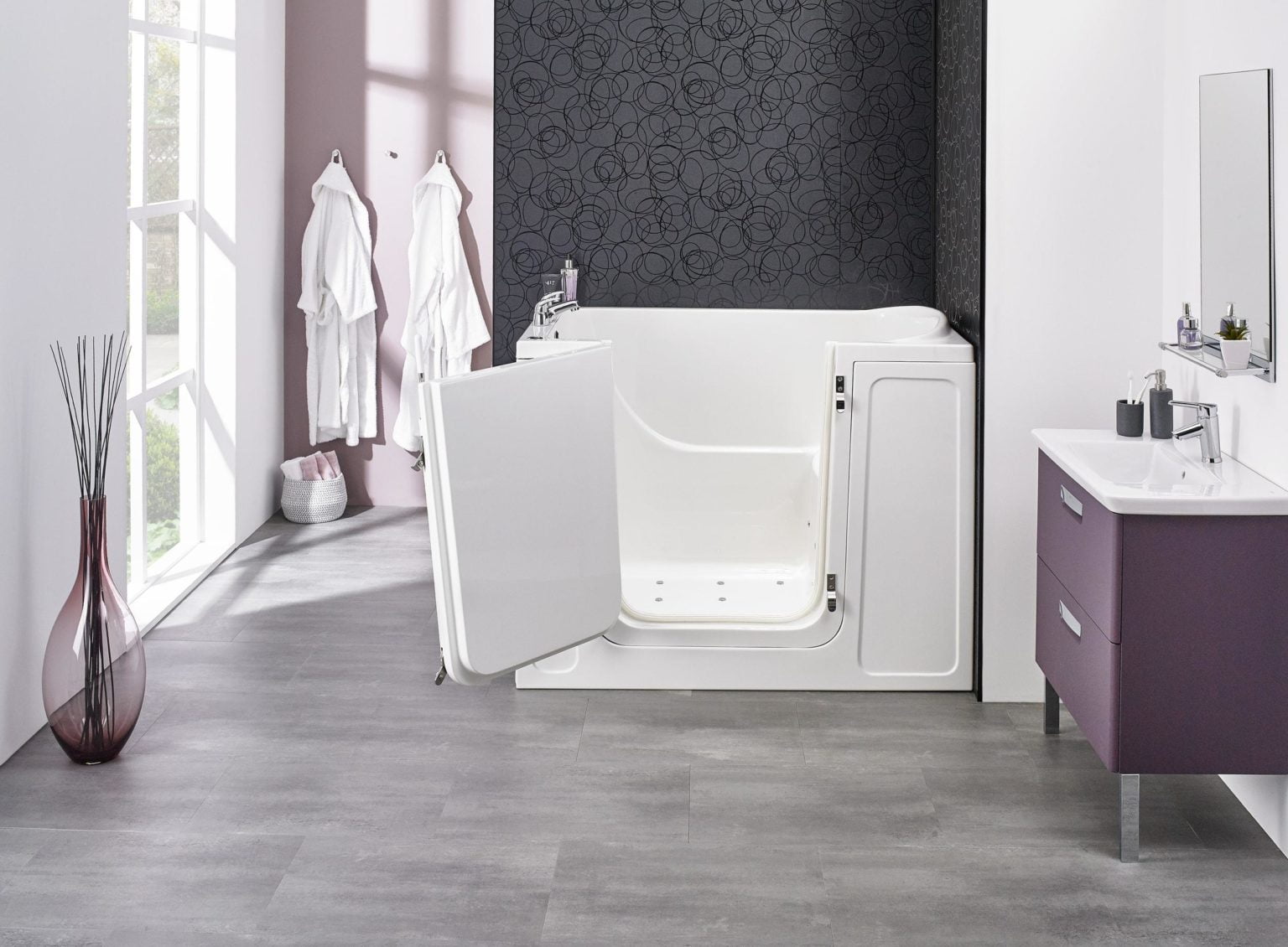 Instapbaden met deur | Lig- of Zitbad - Hulpmiddelenspecialist.nl